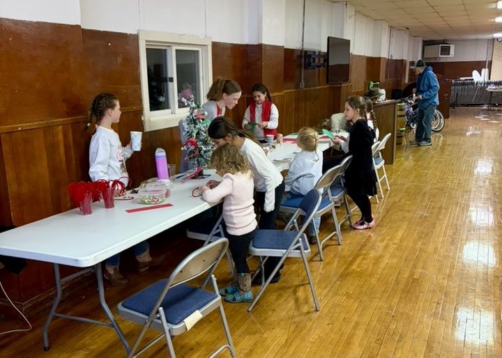 Christmas Cheer Comes to Newell on Santa Day - Belle Fourche Beacon