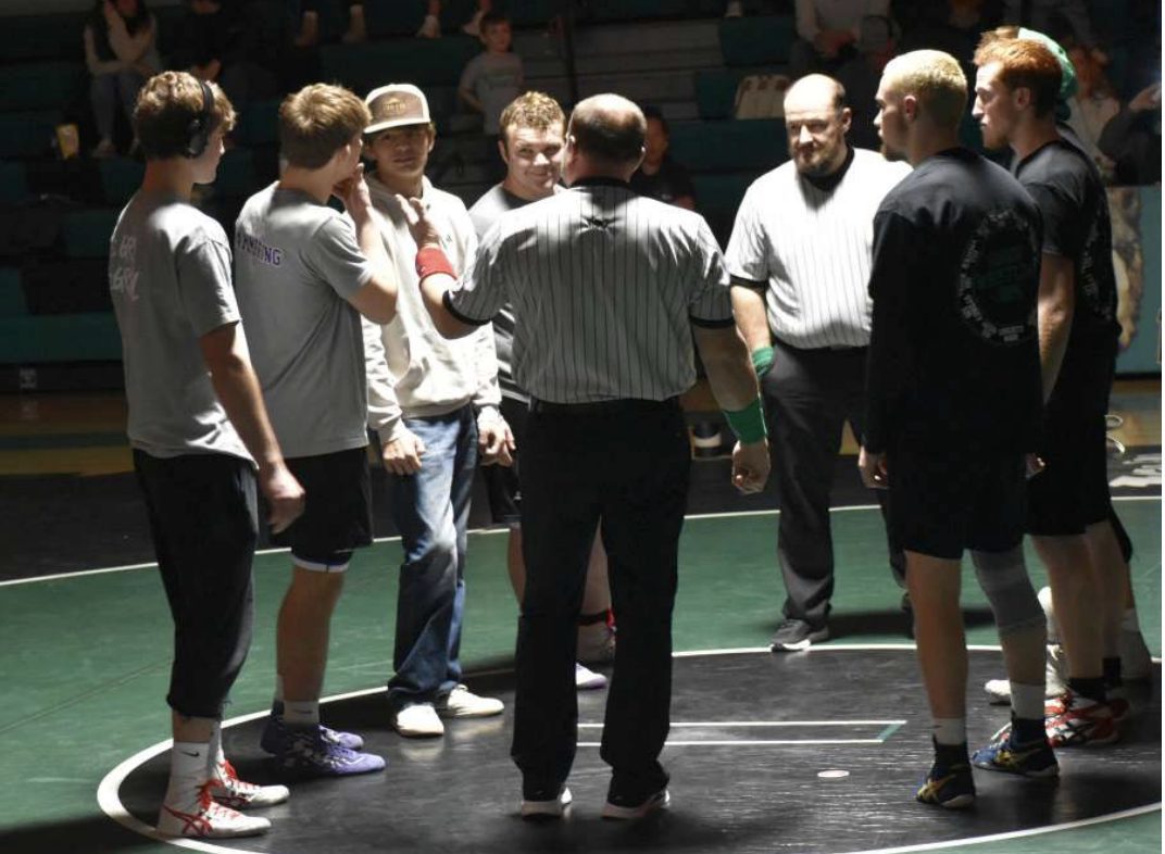 Wrestlers Dual Moorcroft - Belle Fourche Beacon
